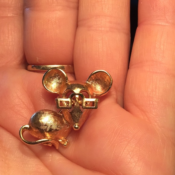 Avon | Jewelry | Vintage Avon Mouse Brooch | Poshmark